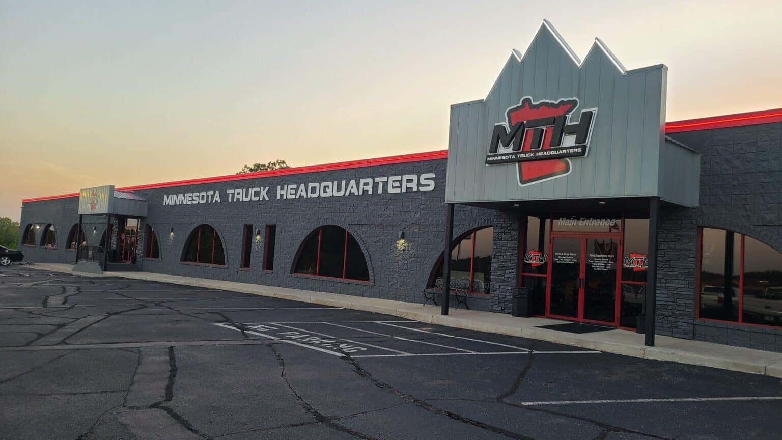 MTH of Saint Cloud | Minnesota Truck Headquarters
