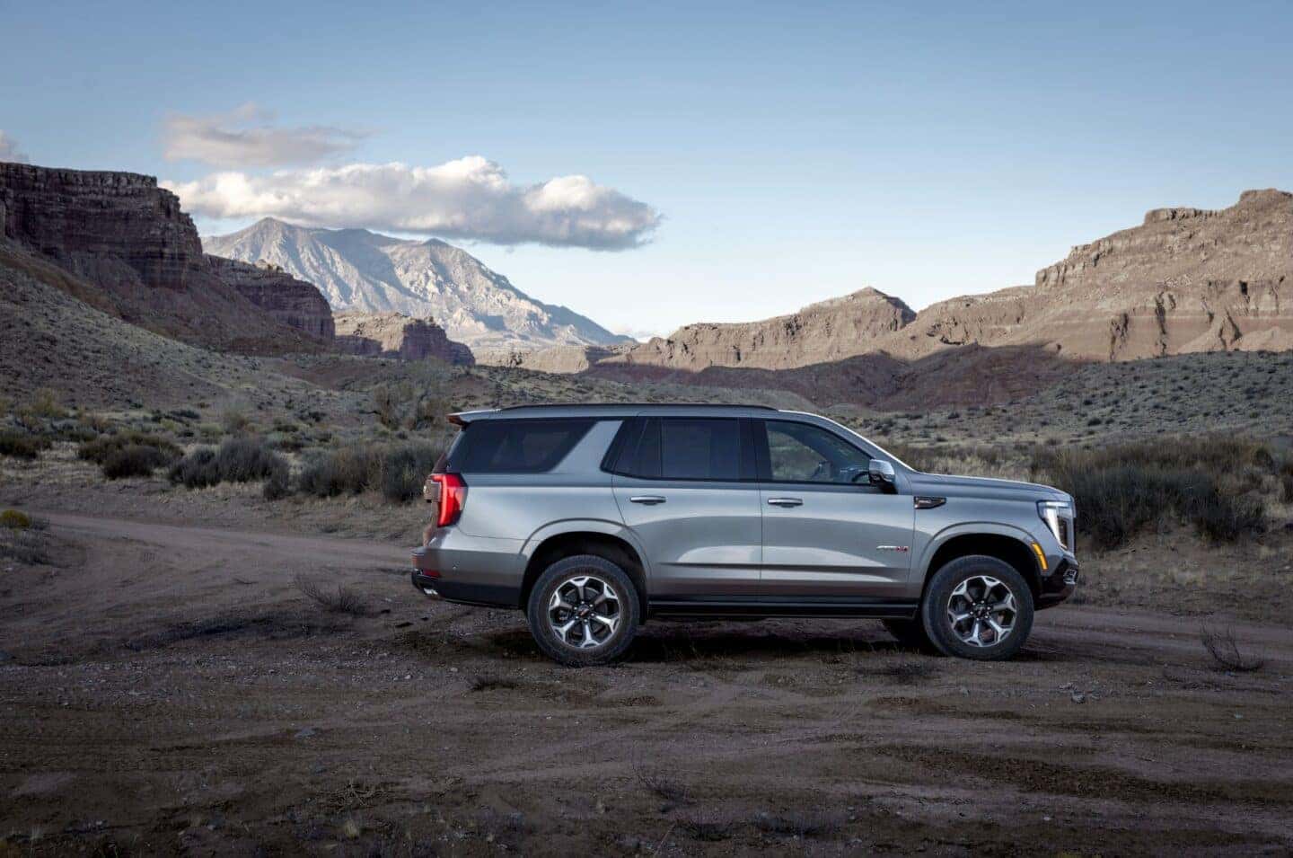 Yukon AT4 Ultimate: Luxury Off-Roader | Sharp Automotive Group